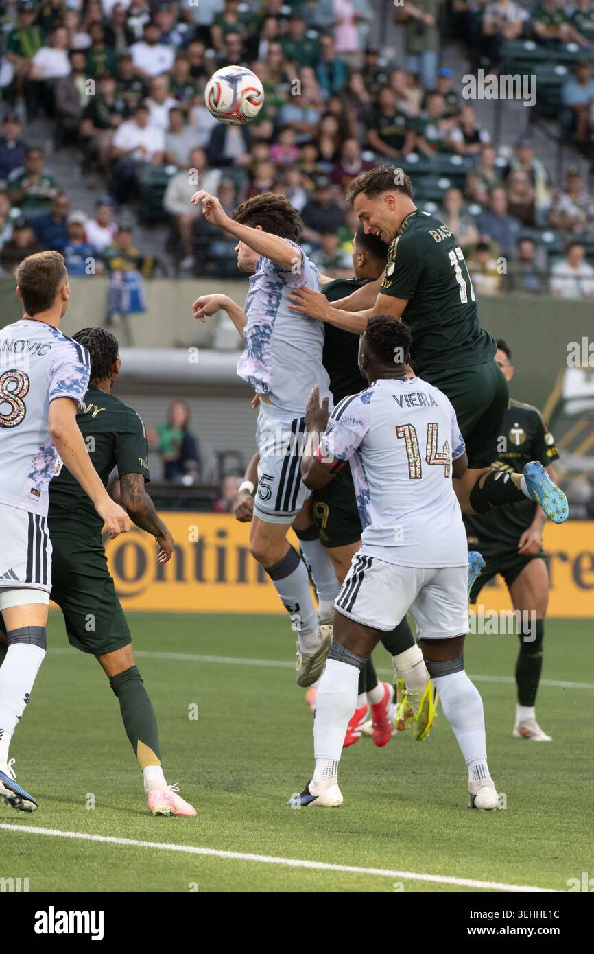 PORTLAND, OR - MAY 23: San José Earthquakes Daniel Munie (5) and ...