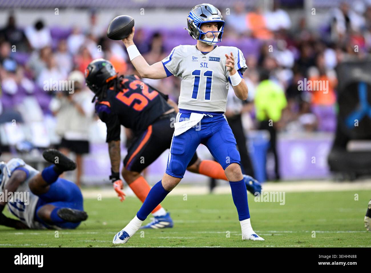 St. Louis Battlehawks quarterback Harrison Frost (11) throws a pass ...