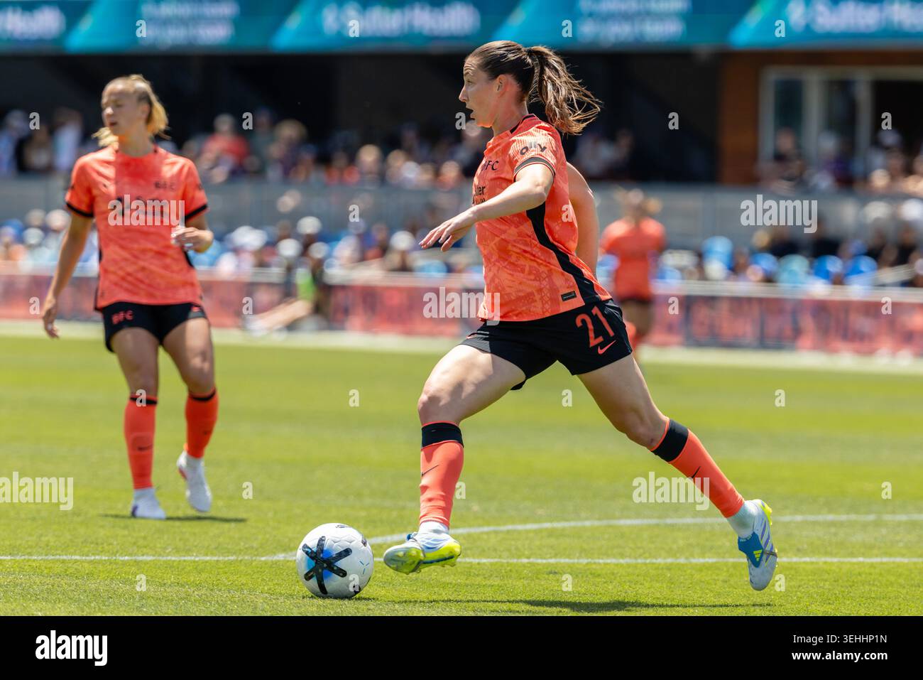 SAN JOSE, CA - MAY 24: Aldana Cometti #21 of Bay FC controls the ball ...