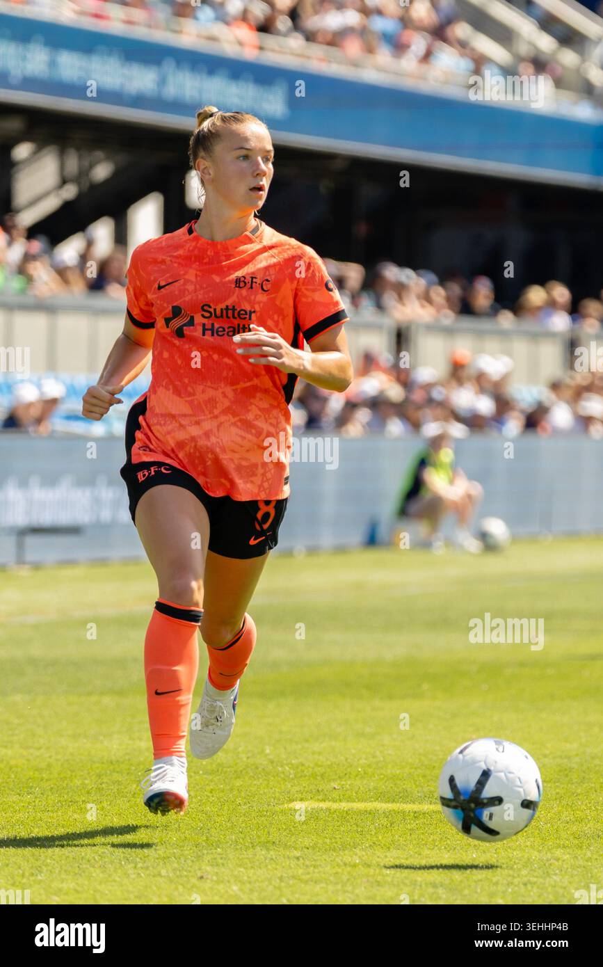 SAN JOSE, CA - MAY 24: Claire Hutton #8 of Bay FC controls the ball ...