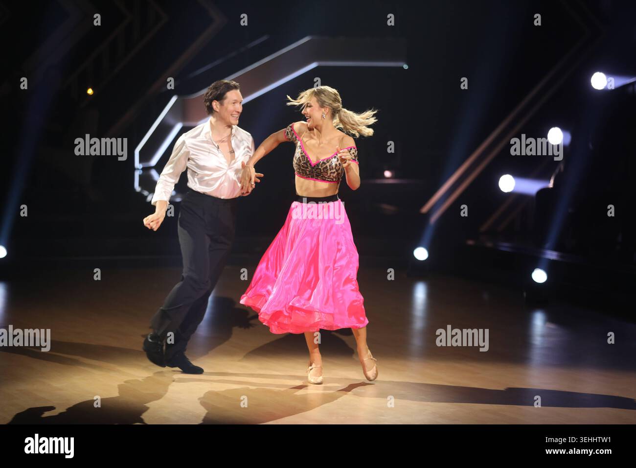 Anna-Carina Woitschack mit Evgeny Vinokurov in der elften Live-Show der ...