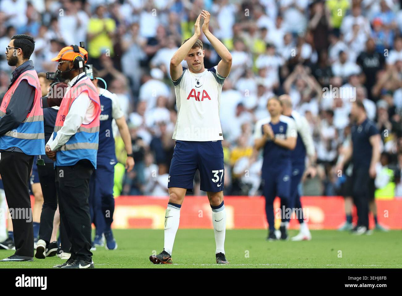 Micky van de Ven of Tottenham Hotspur celebrates after the Tottenham ...