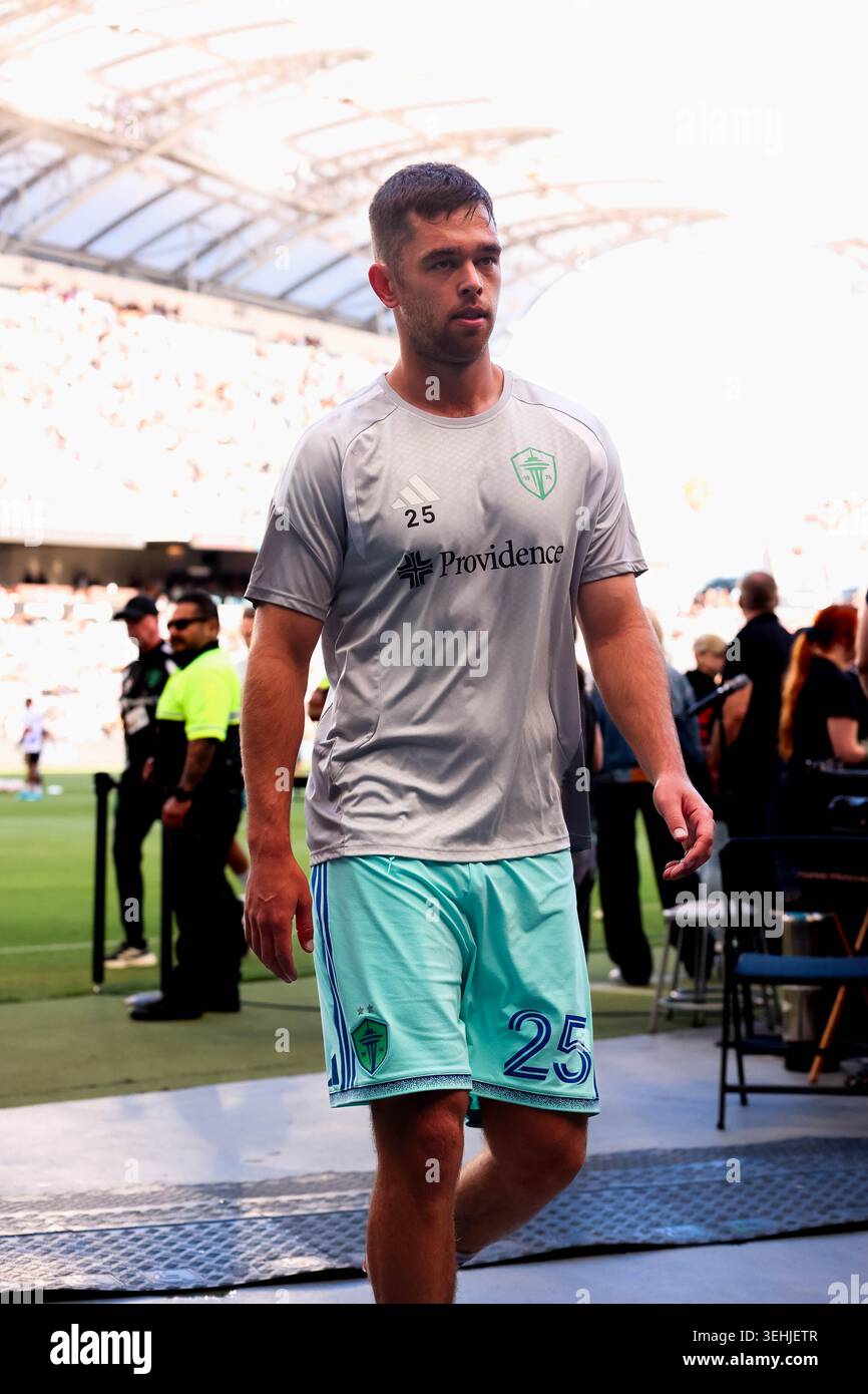 Seattle Sounders FC Defender Jackson Ragen (25) leaves field in ...