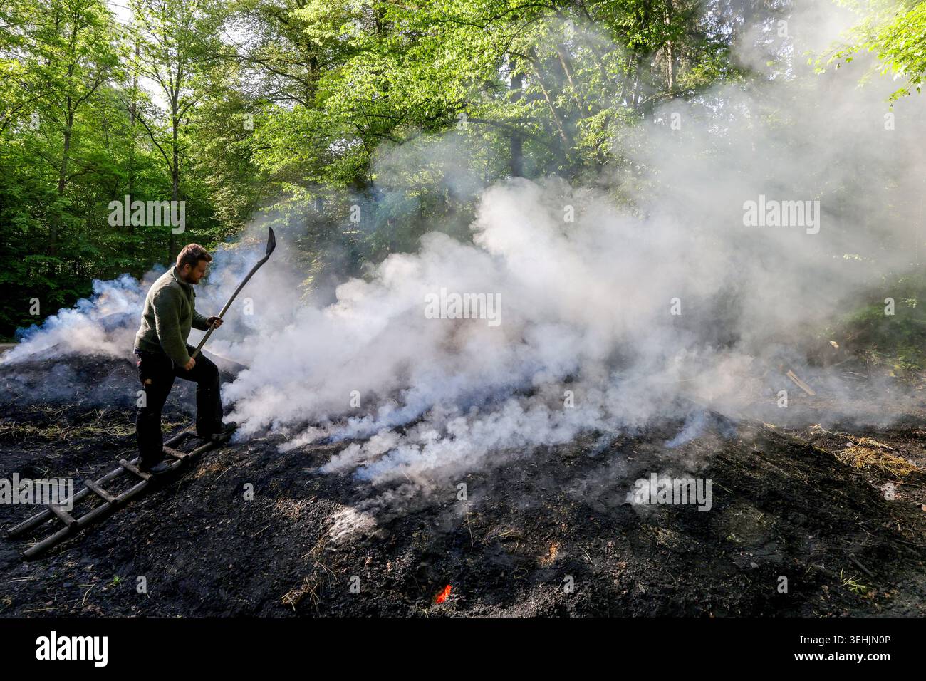 dpatop - 25 May 2026, Baden-Württemberg, Hayingen: Charcoal burner Max ...