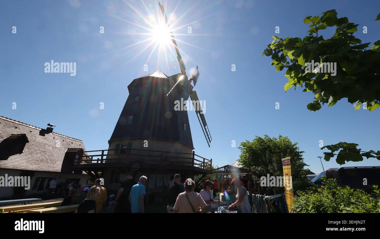25 May 2026, Thuringiam, Linda: Visitors are out and about on Whit ...