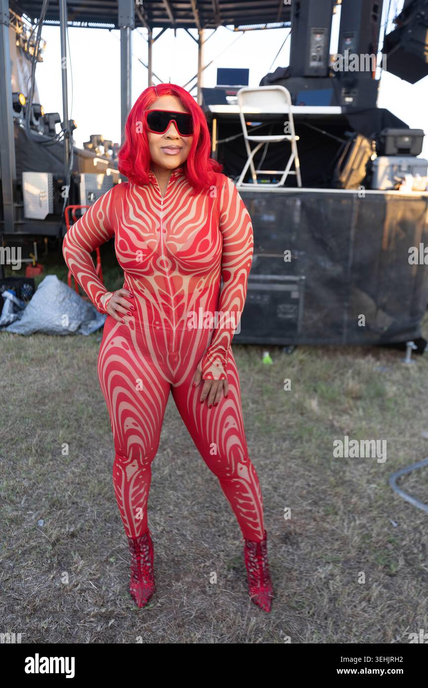 National recording artist Nivea poses at the Keyshia Cole and Friends ...