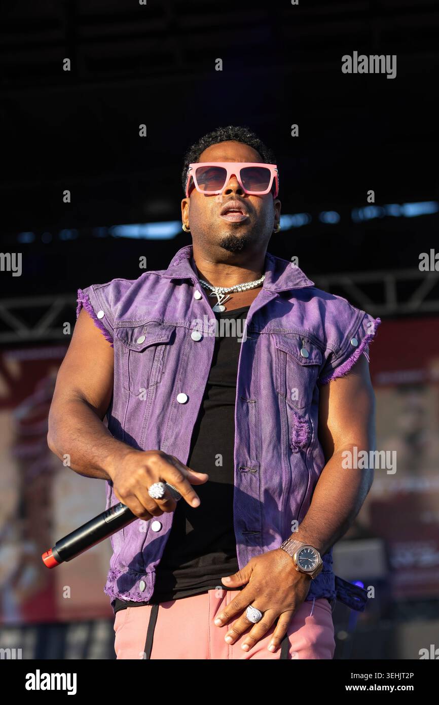 National recording artist Bobby V performs at the Keyshia Cole and ...