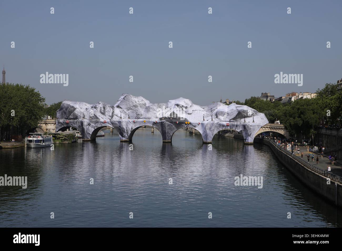 Paris, France, on tuesday 25 May 2026, the caveof Pont Neuf, a ...