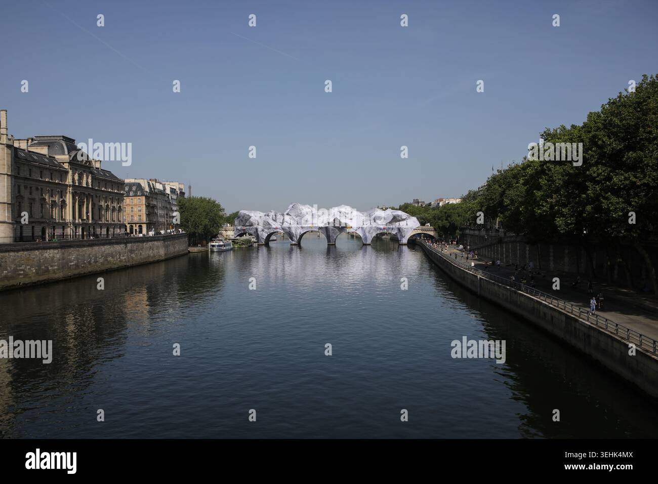Paris, France, on tuesday 25 May 2026, the caveof Pont Neuf, a ...
