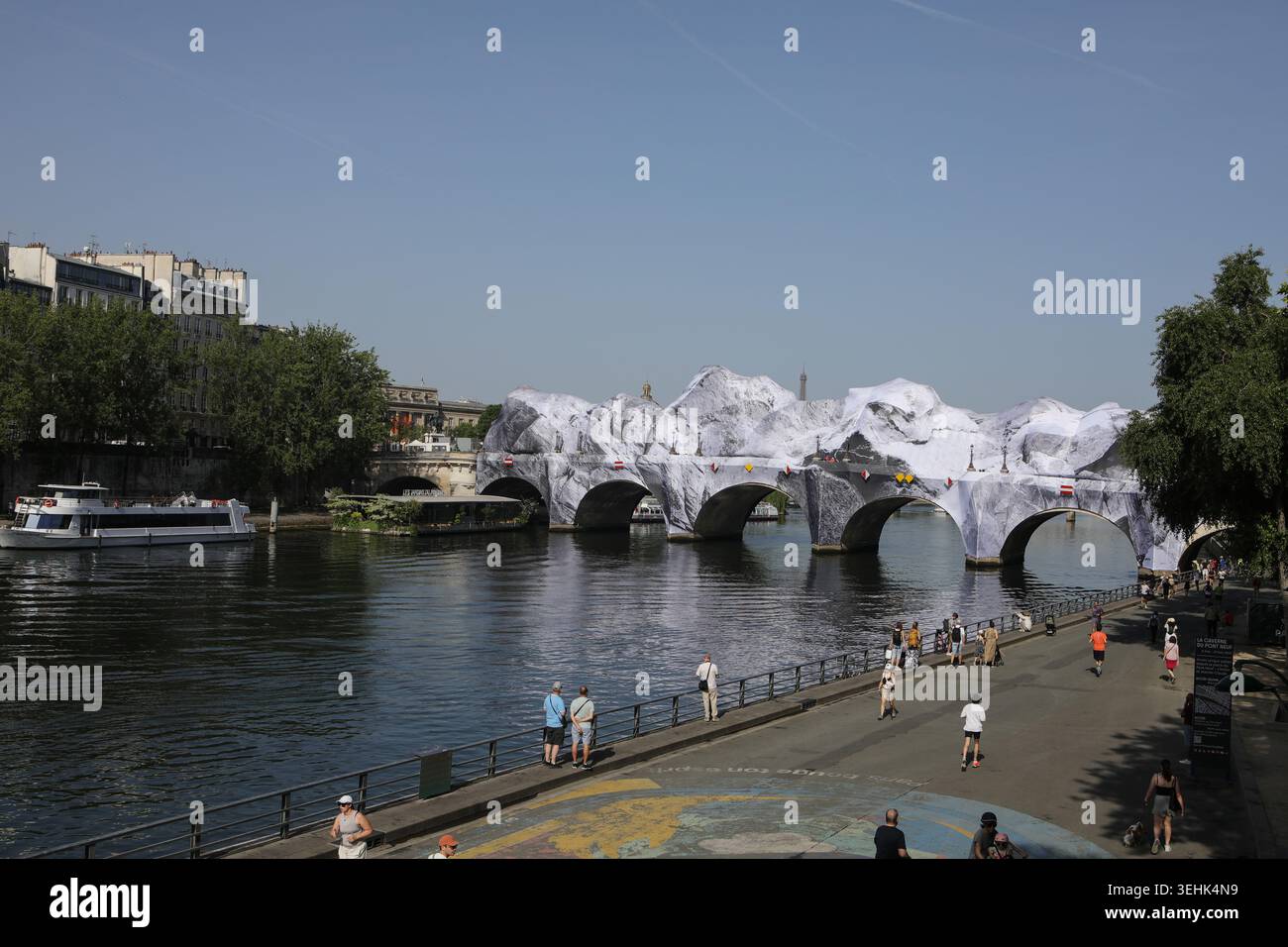 Paris, France, on tuesday 25 May 2026, the caveof Pont Neuf, a ...
