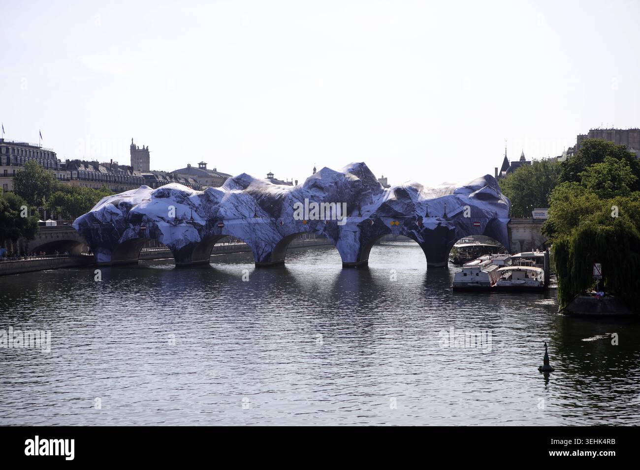 Paris, France, on tuesday 25 May 2026, the caveof Pont Neuf, a ...