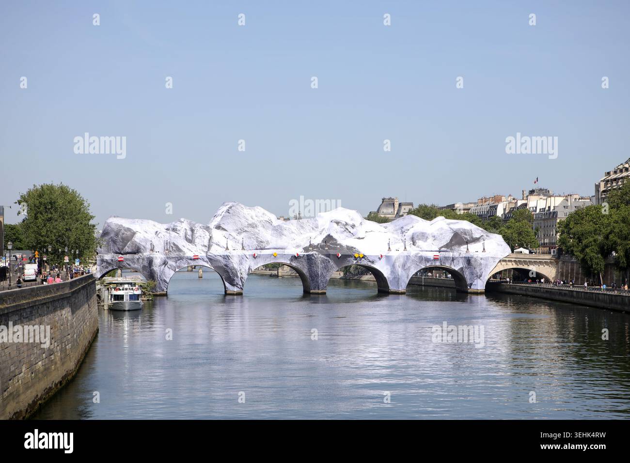 Paris, France, on tuesday 25 May 2026, the caveof Pont Neuf, a ...