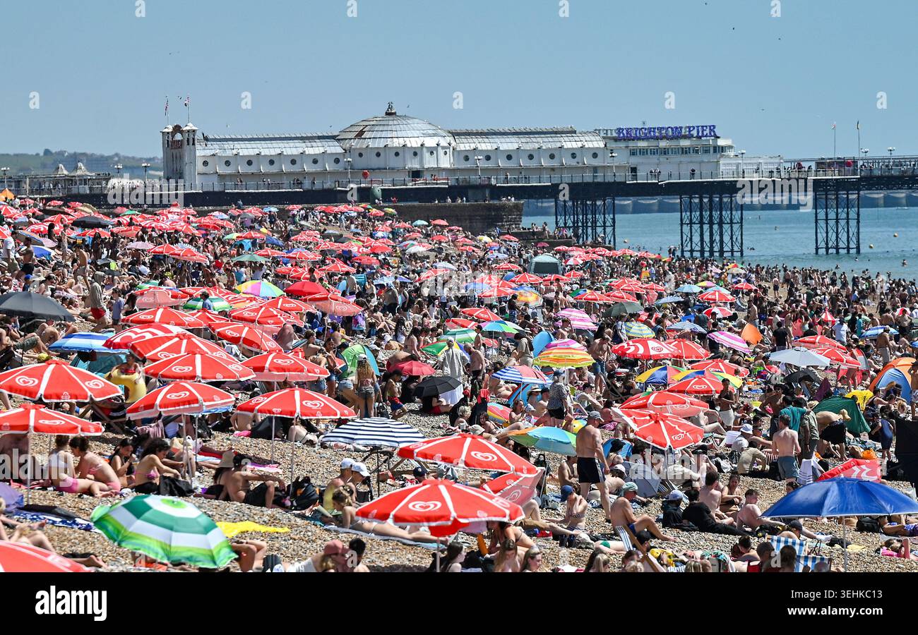 Brighton UK 25th May 2026 - Crowds flock to Brighton beach on bank ...