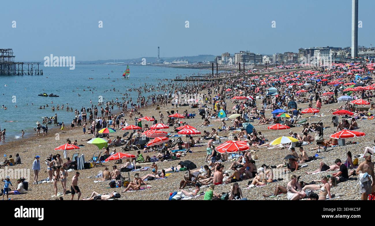 Brighton UK 25th May 2026 - Crowds flock to Brighton beach on bank ...