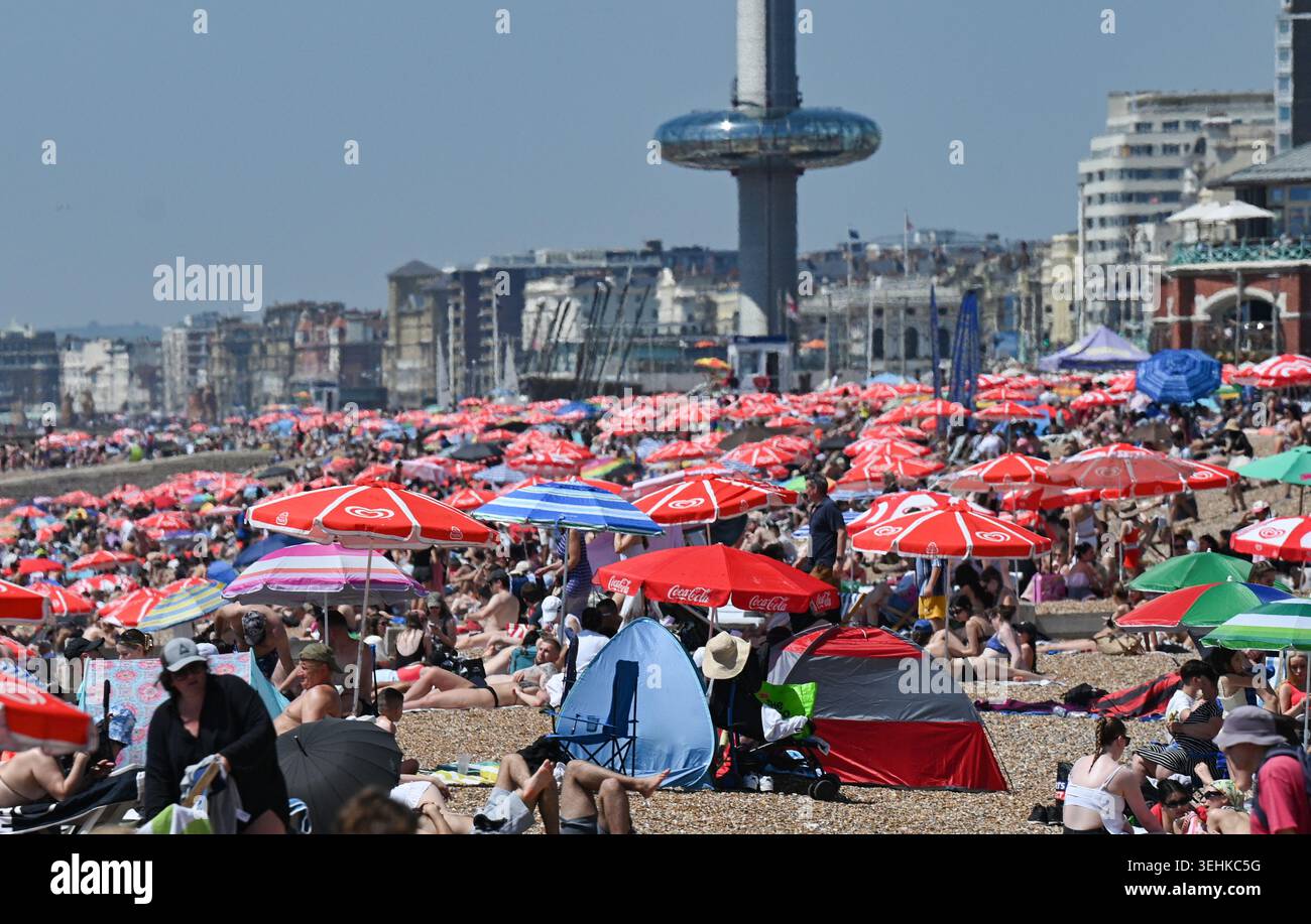Brighton UK 25th May 2026 - Crowds flock to Brighton beach on bank ...