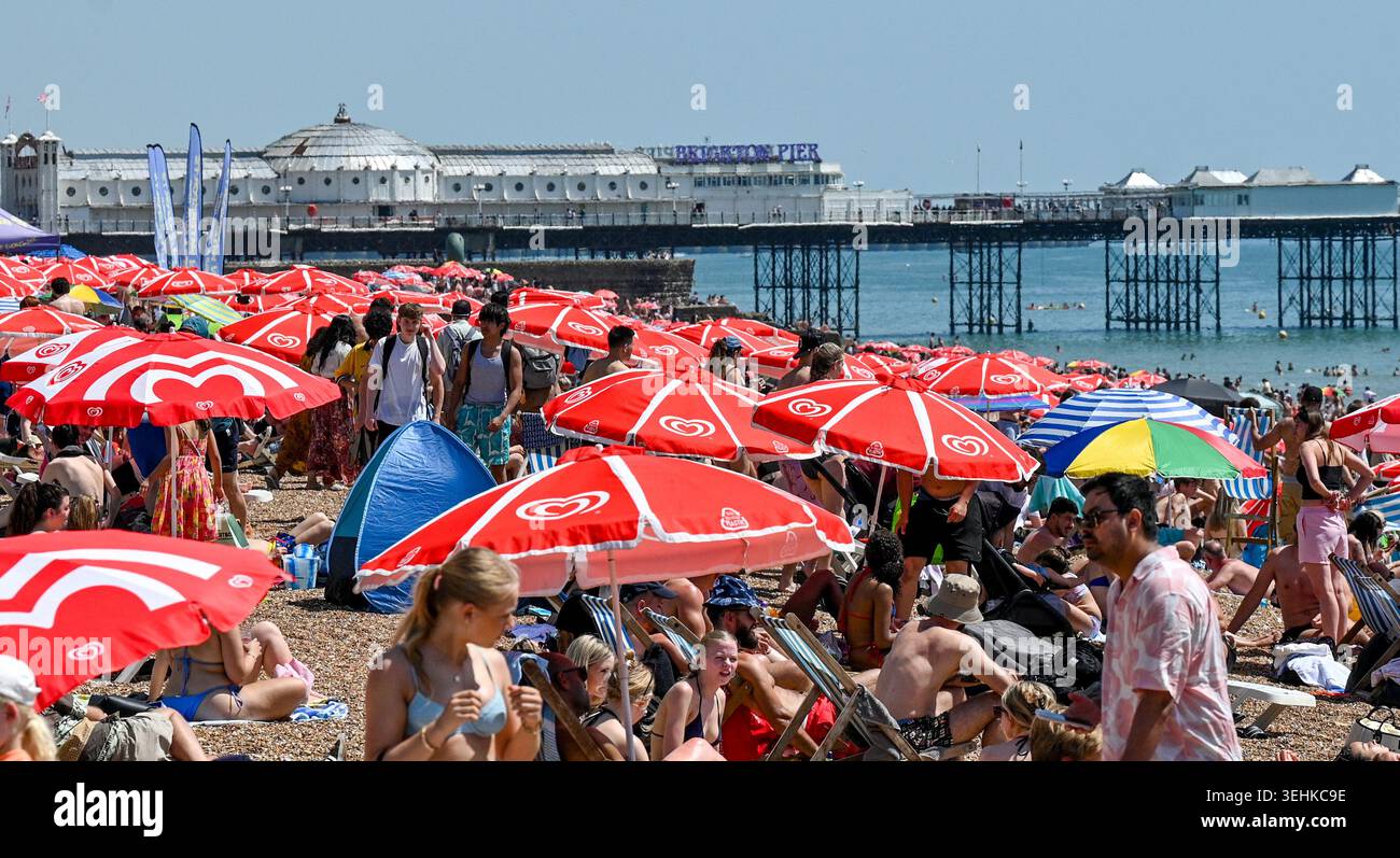 Brighton UK 25th May 2026 - Crowds flock to Brighton beach on bank ...