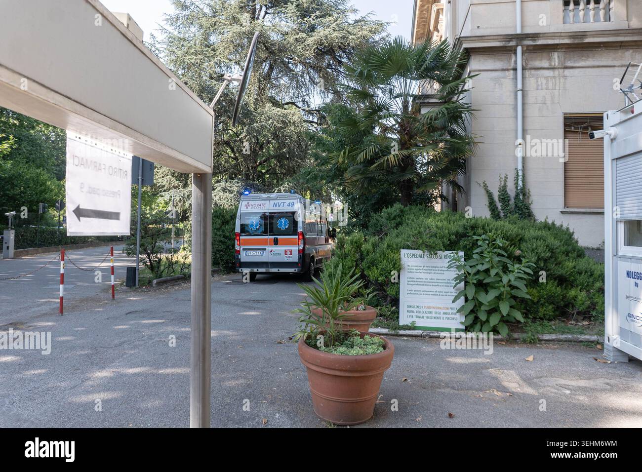 IPA85067664 - Milan, Sacco Hospital, two people with symptoms ...