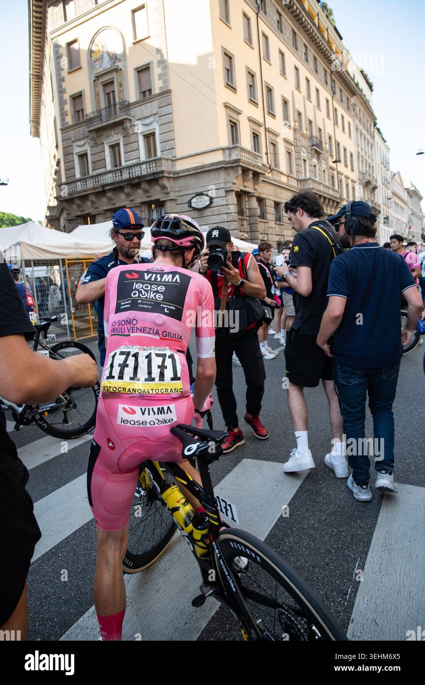 IPA85067977 - Jonas Vingegaard, TEAM VISMA LEASE A BIKE during the 15th ...