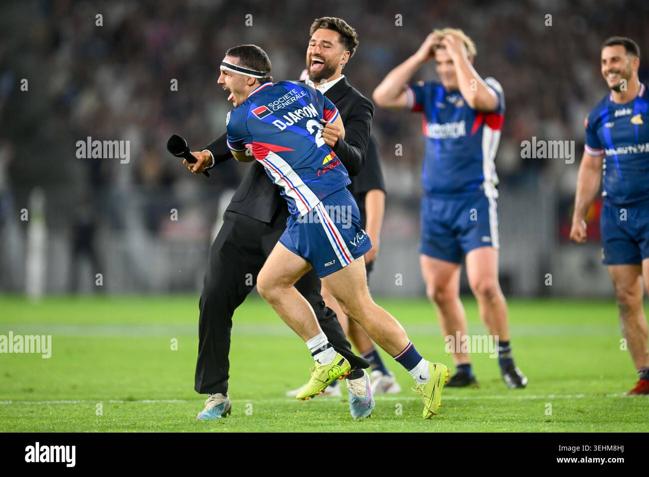 Sacha Valleau of Canal + and Djayson of France during the Crunch ...
