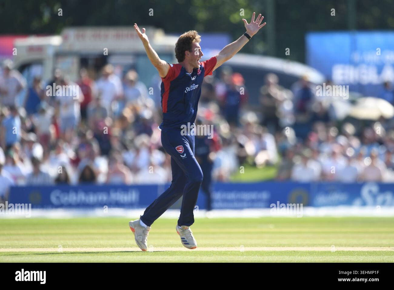 Canterbury, England. 25th May 2026. Dian Forrester appeals during the ...