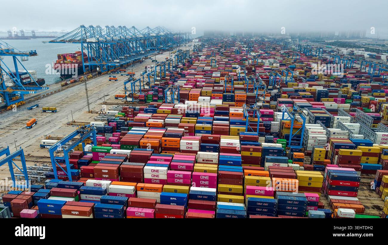 Qingdao Port in east China's Shandong bustles with activity on 26 May ...