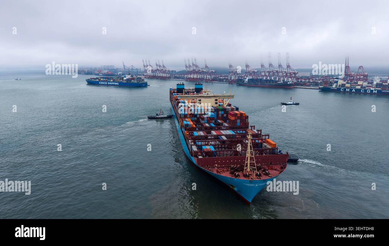 Qingdao Port in east China's Shandong bustles with activity on 26 May ...