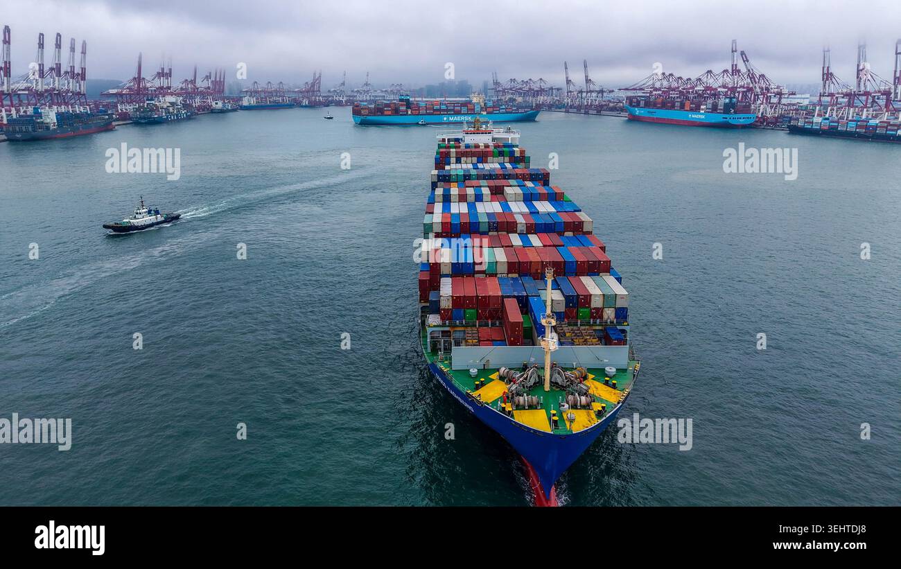 Qingdao Port in east China's Shandong bustles with activity on 26 May ...