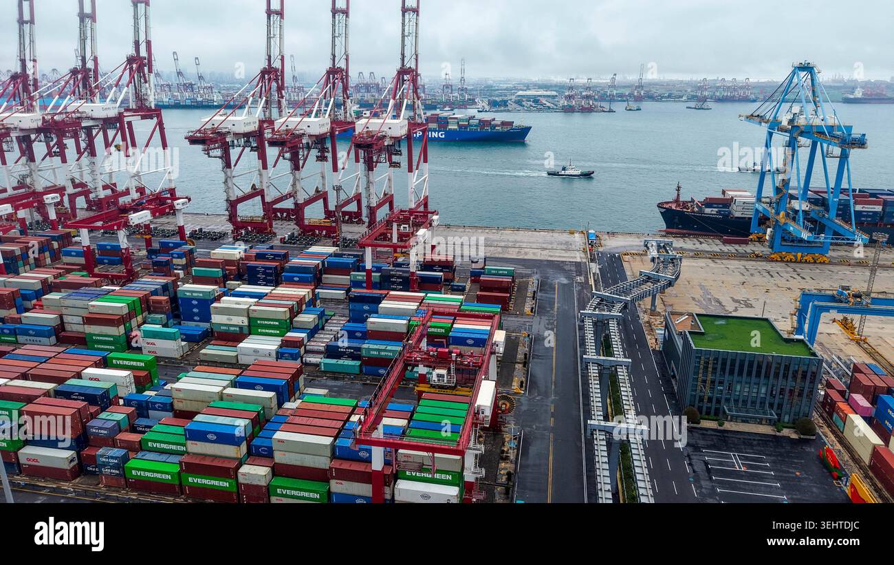 Qingdao Port in east China's Shandong bustles with activity on 26 May ...