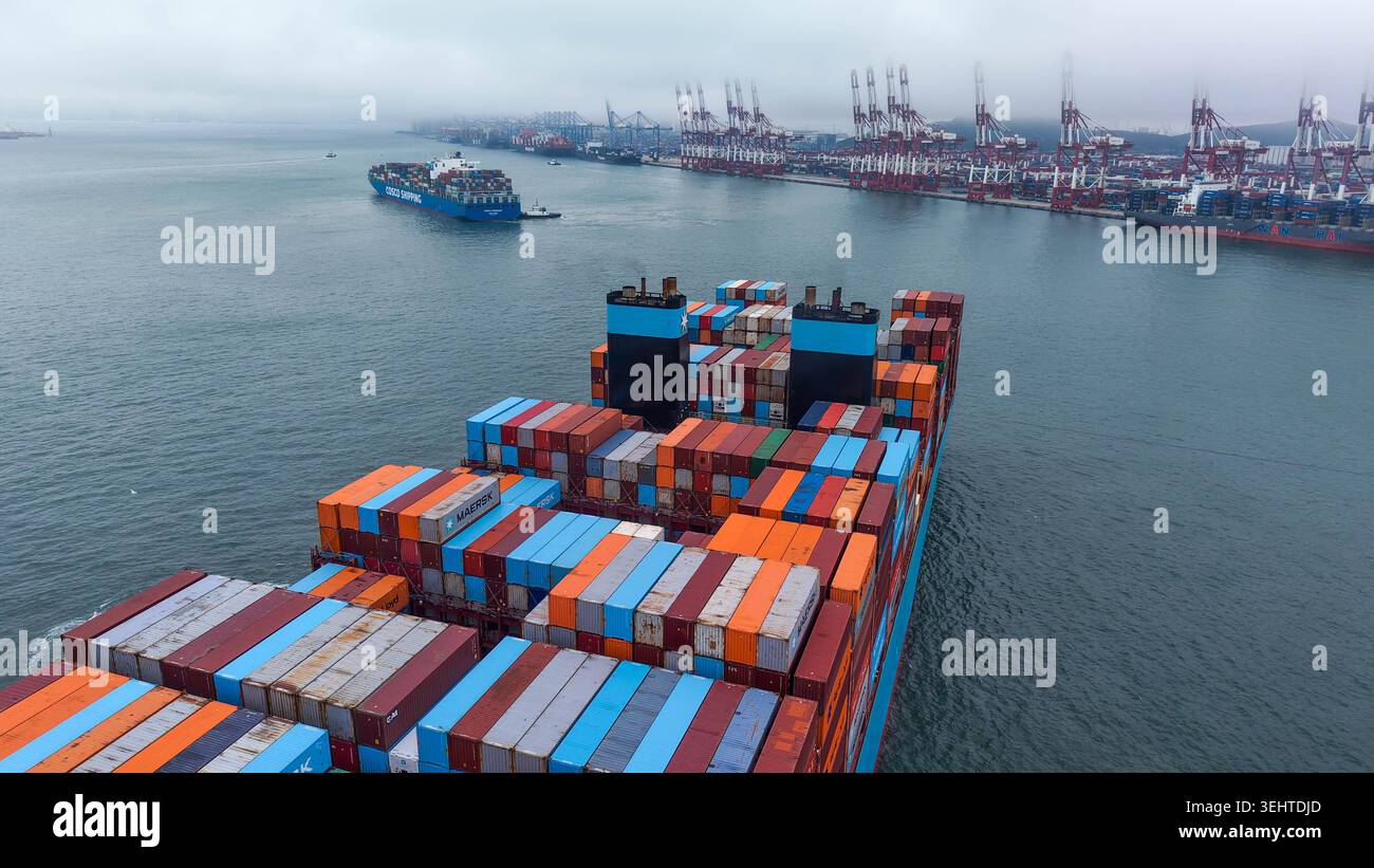 Qingdao Port in east China's Shandong bustles with activity on 26 May ...