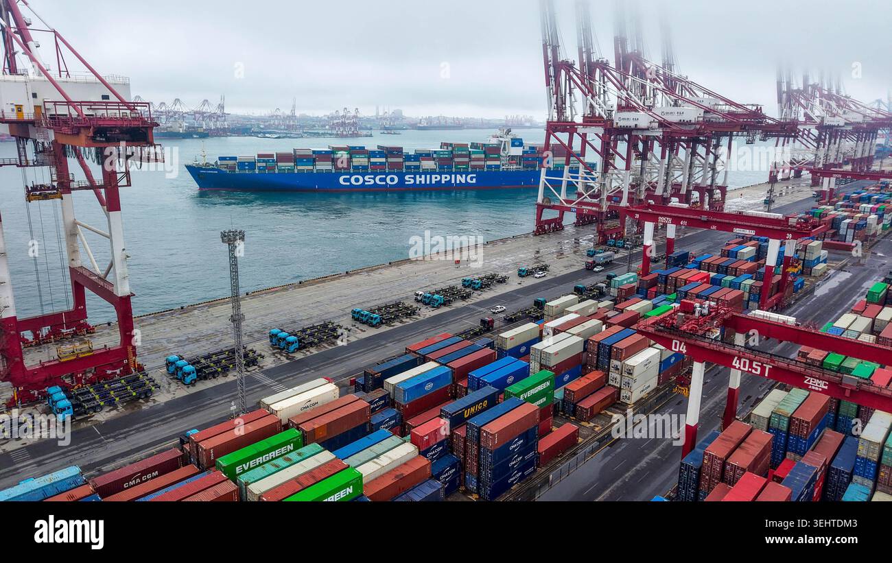 Qingdao Port in east China's Shandong bustles with activity on 26 May ...