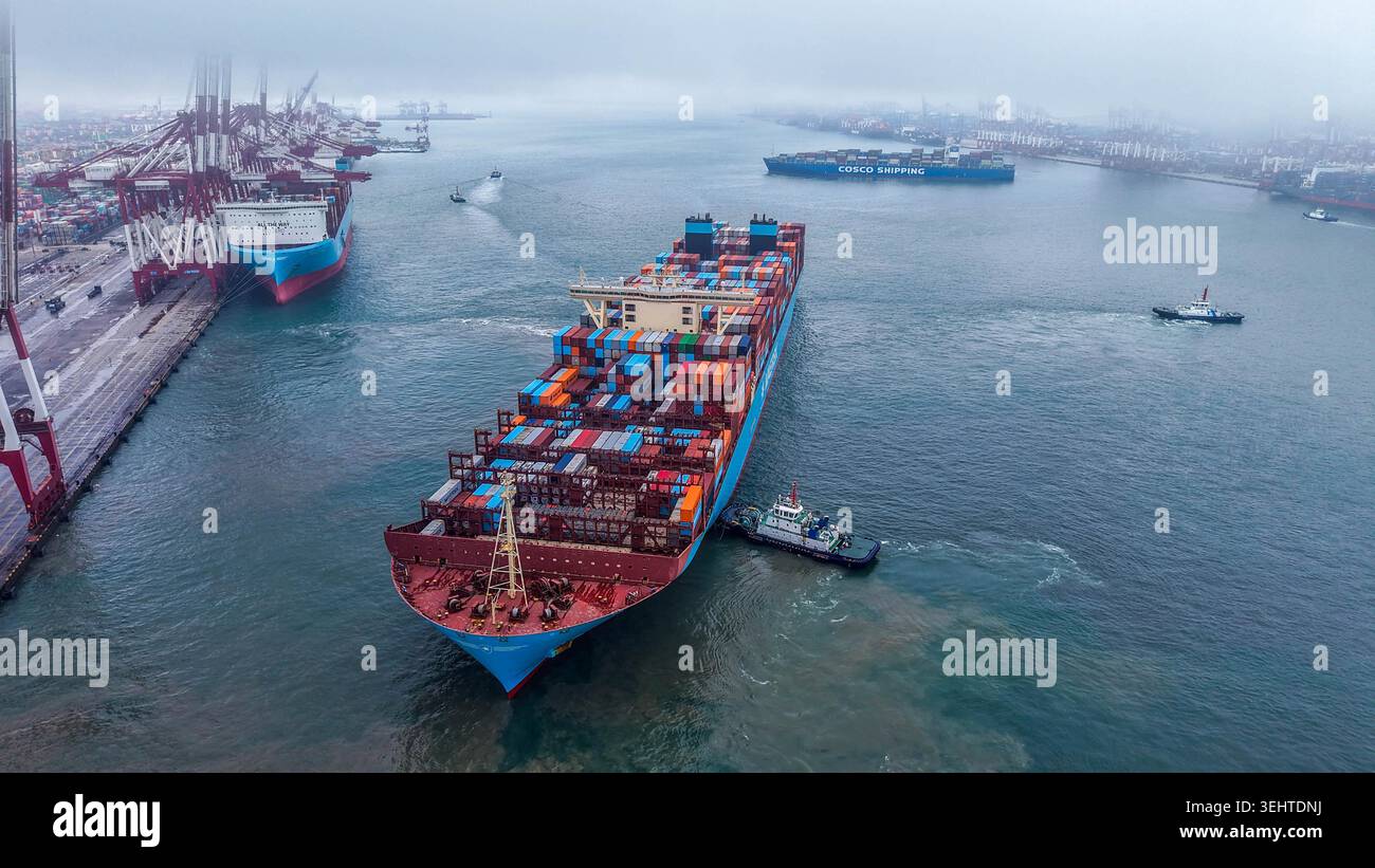 Qingdao Port in east China's Shandong bustles with activity on 26 May ...