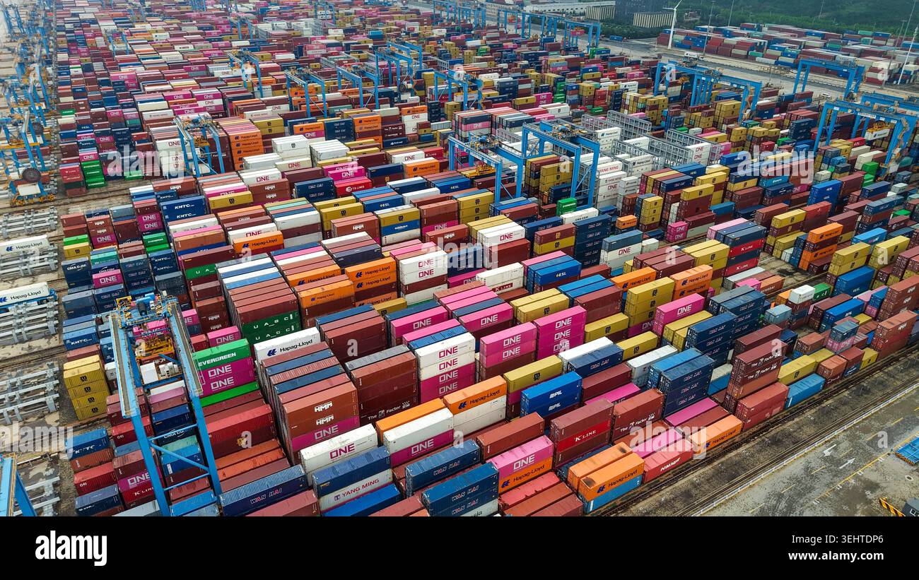 Qingdao Port in east China's Shandong bustles with activity on 26 May ...