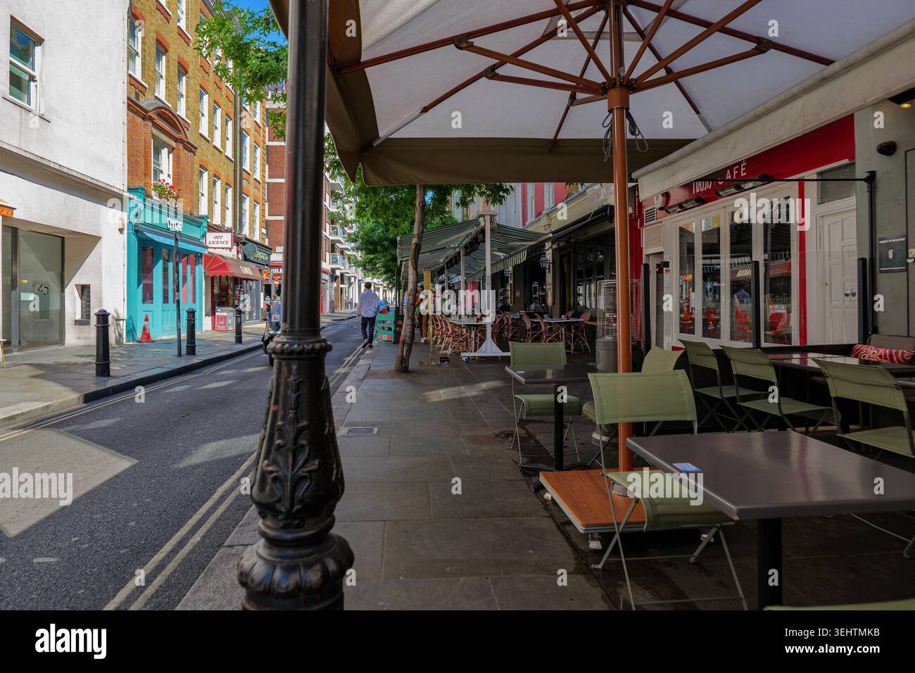 London - 07 10 2022: James St with outdoor seating in Marylebone. View ...