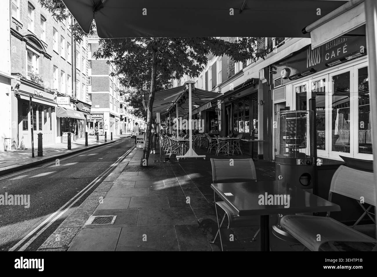 London - 07 10 2022: Black and white James St café seating area in ...