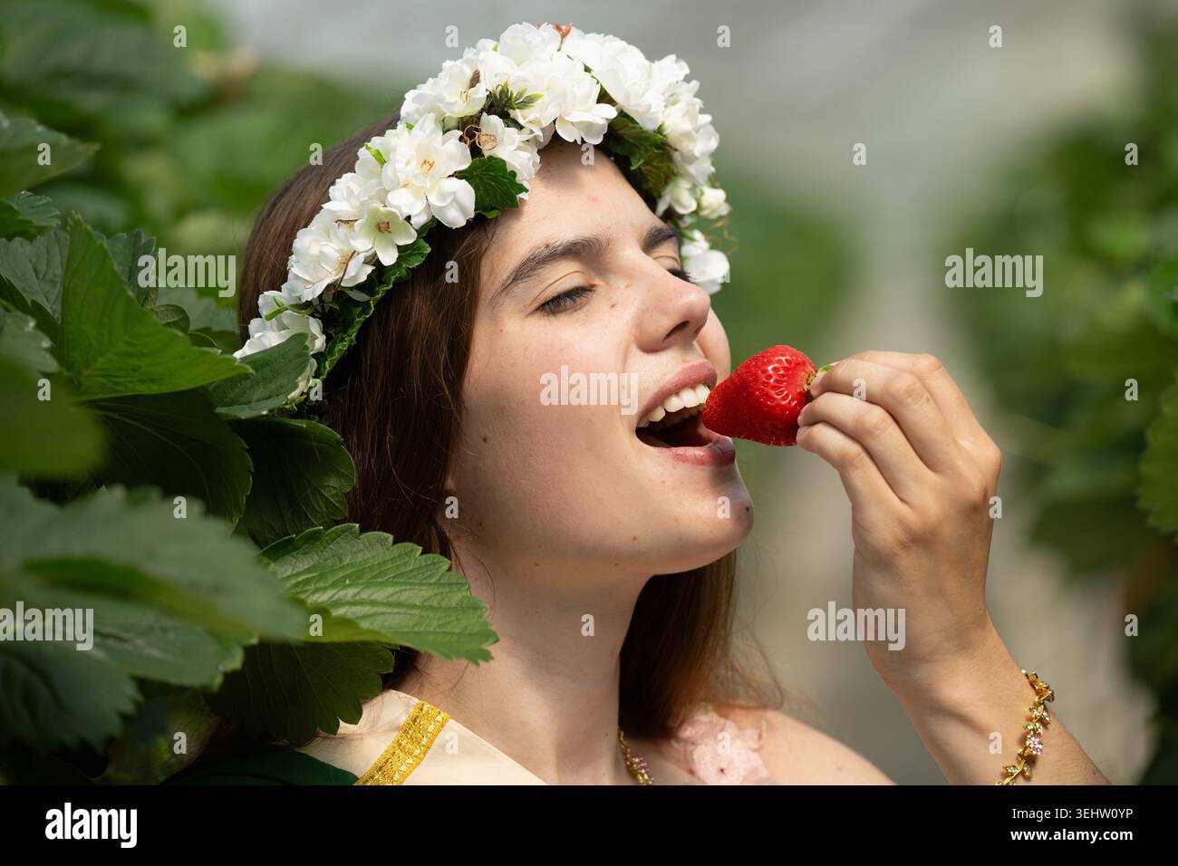 26 May 2026, Saxony, Zittau: Alida-Nadine Kühne, Saxony's flower queen ...