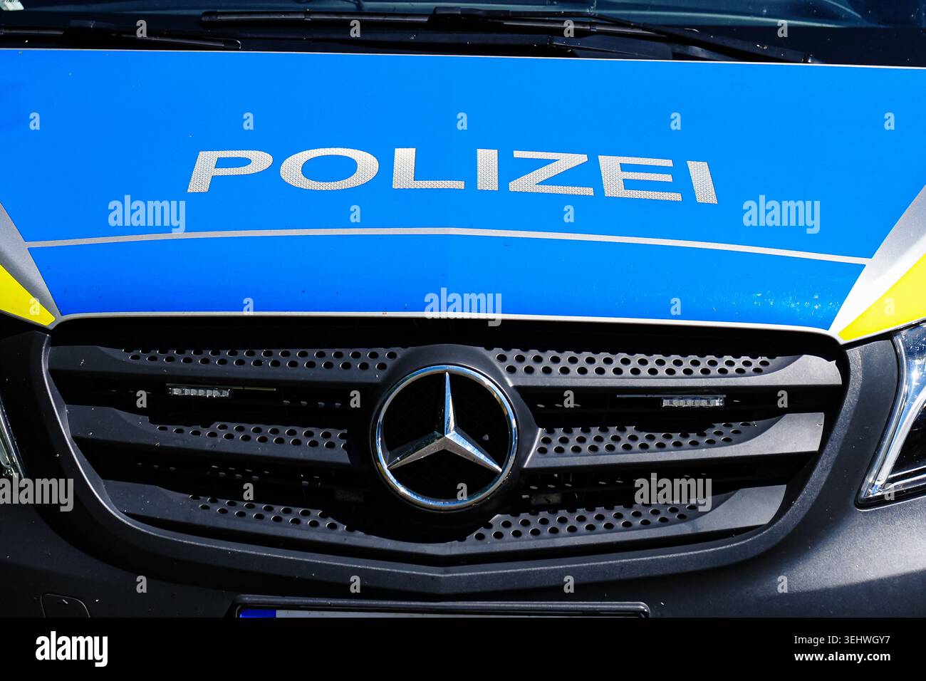 Aufschrift "Polizei" auf Polizeiauto Symbolfoto: Blaulicht, 25.05.2026 ...