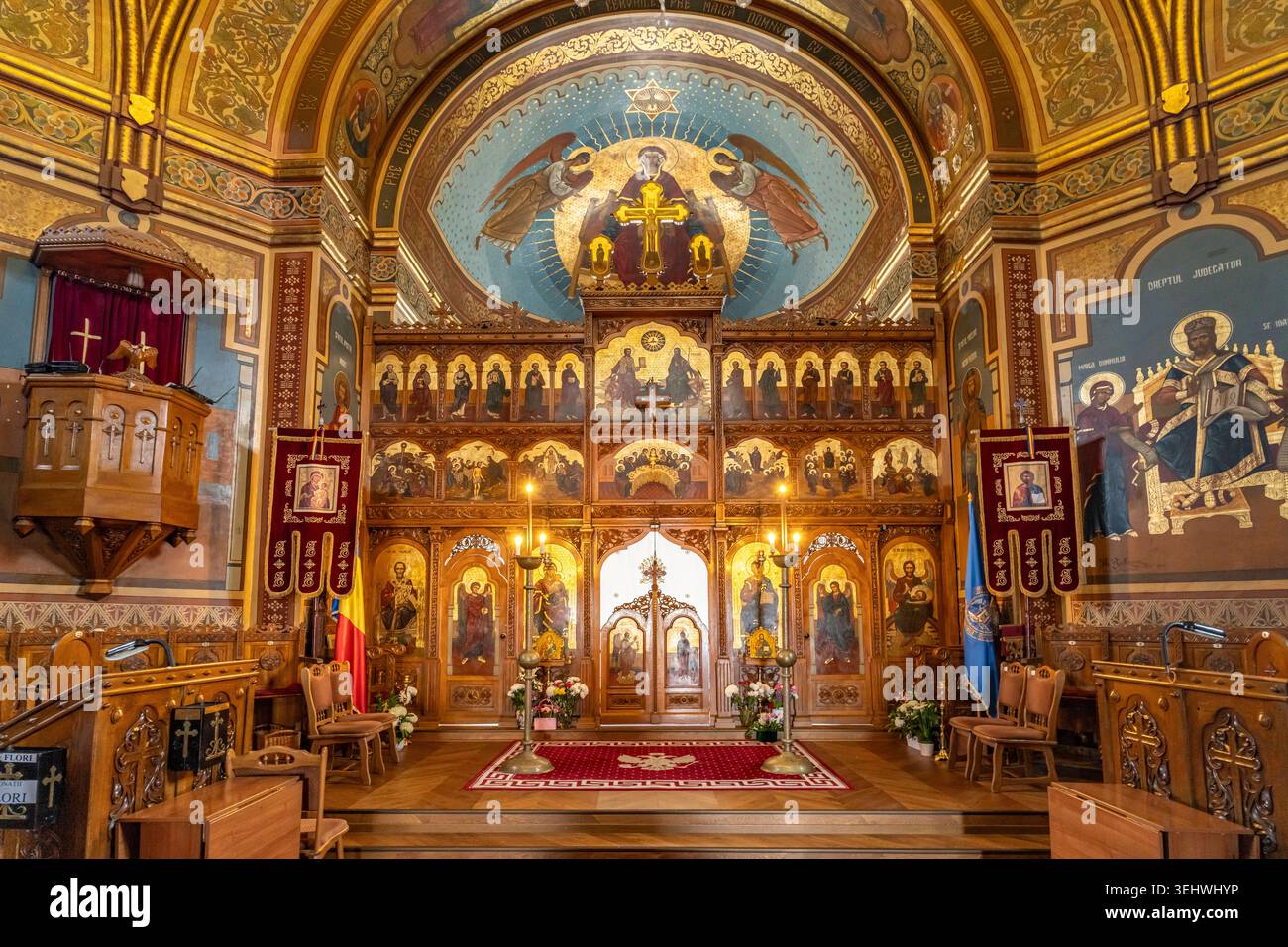 Orthodoxe Kathedrale Medias Ikonostase der orthodoxen Kathedrale in ...