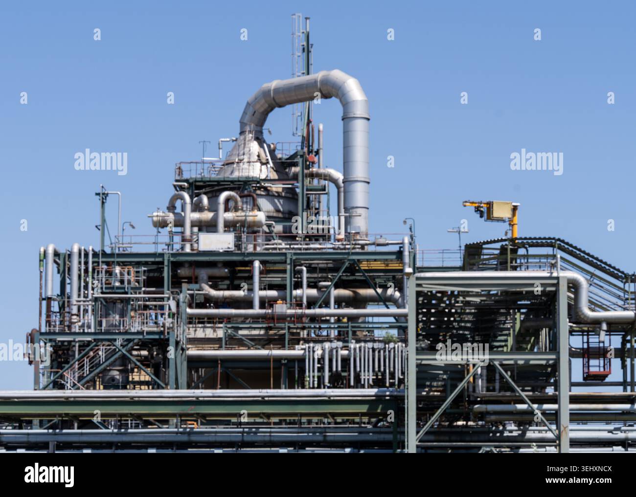 26 May 2026, Berlin: The pipes and systems of the Klingenberg combined ...