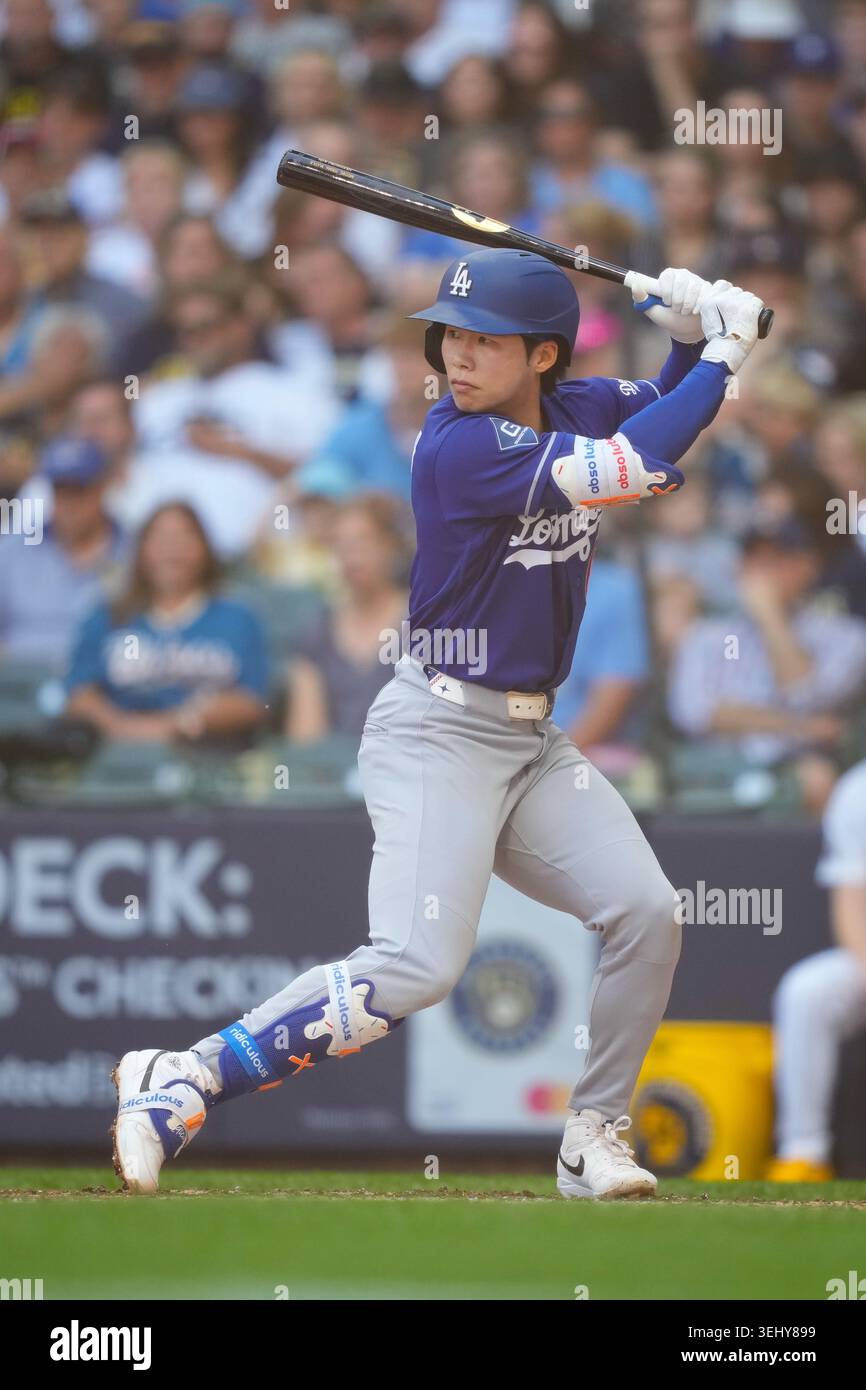 Los Angeles Dodgers' Hyeseong Kim at bat during the fourth inning of a ...