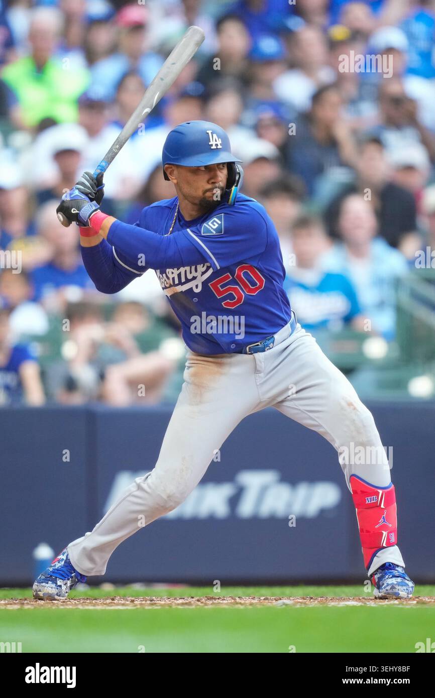 Los Angeles Dodgers' Mookie Betts at bat during the sixth inning of a ...