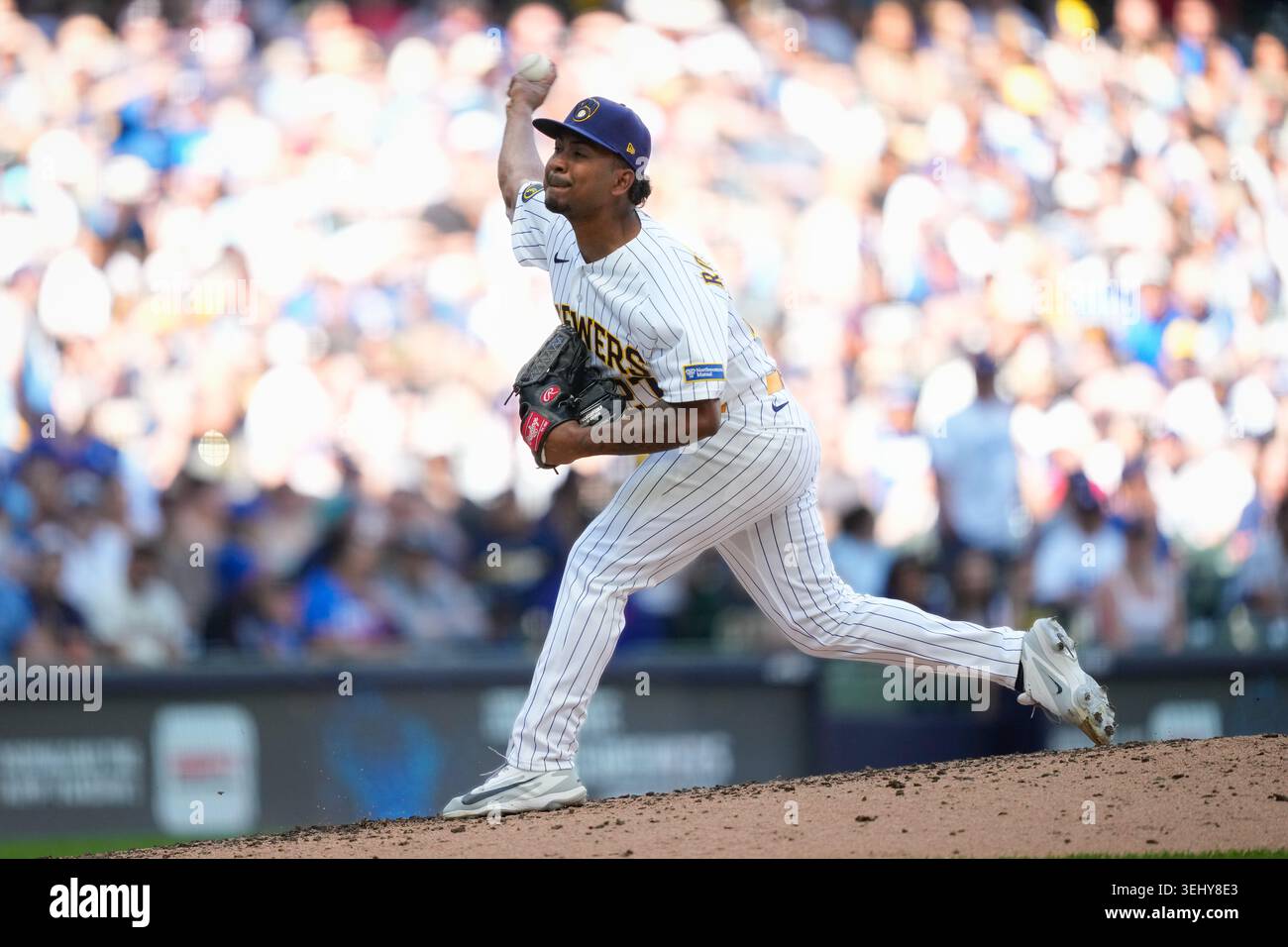 Milwaukee Brewers pitcher Carlos Rodriguez throws during the eighth ...