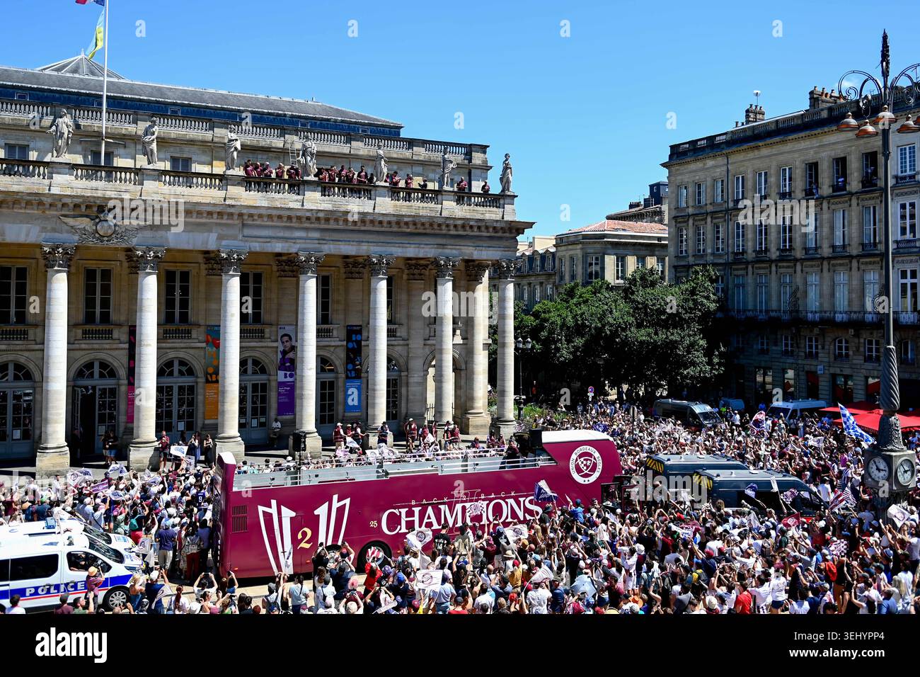 Team of UBB during the team's Union Bordeaux Begles return on May 24 ...