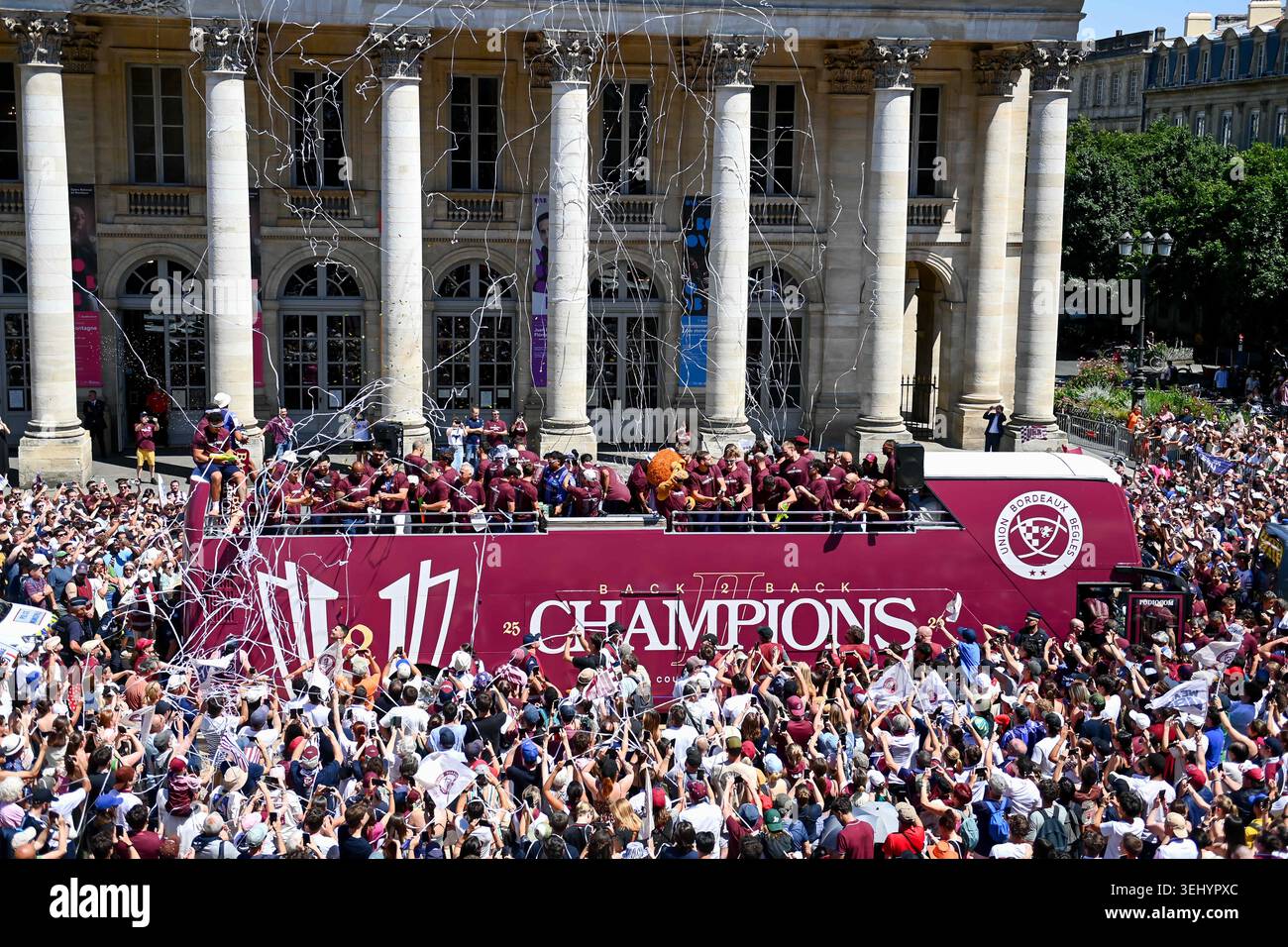 Team of UBB during the team's Union Bordeaux Begles return on May 24 ...