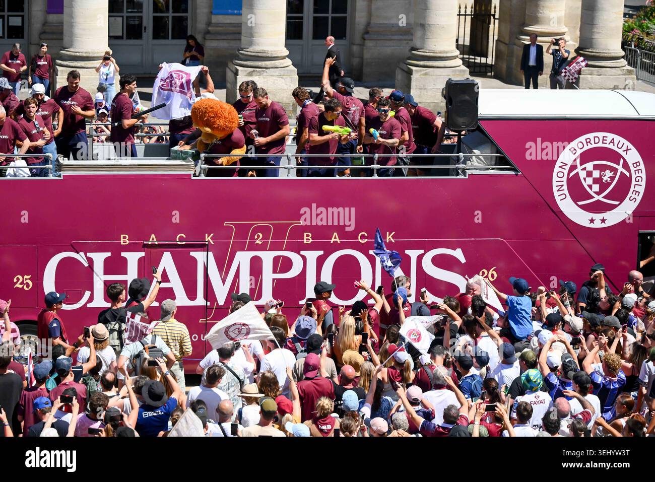 Team of UBB during the team's Union Bordeaux Begles return on May 24 ...