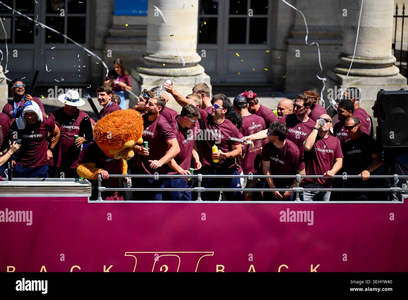 Team of UBB during the team's Union Bordeaux Begles return on May 24 ...