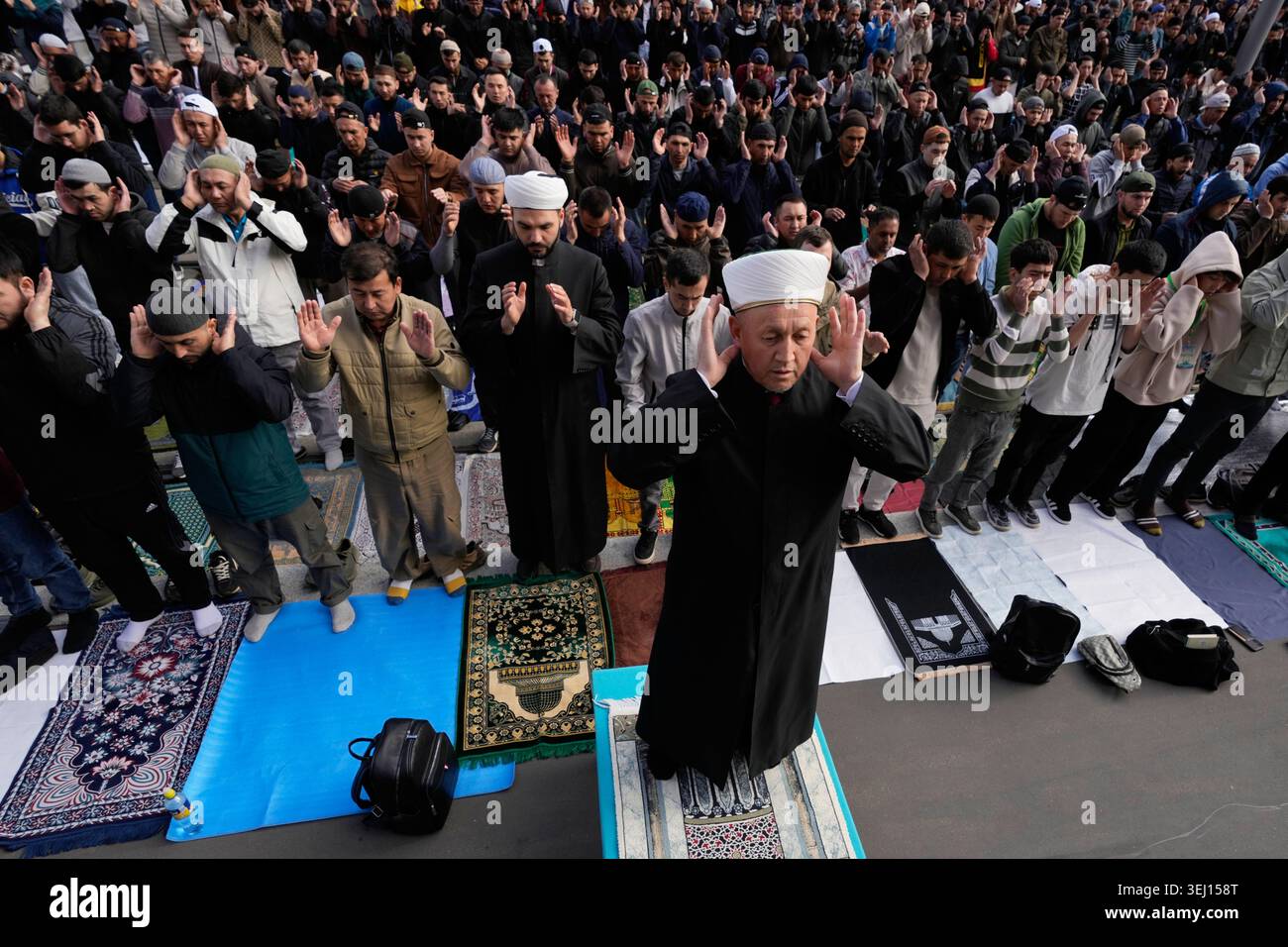 Marat Arshabayev, Imam of Moscow Cathedral Mosque, leads Eid al-Adha ...