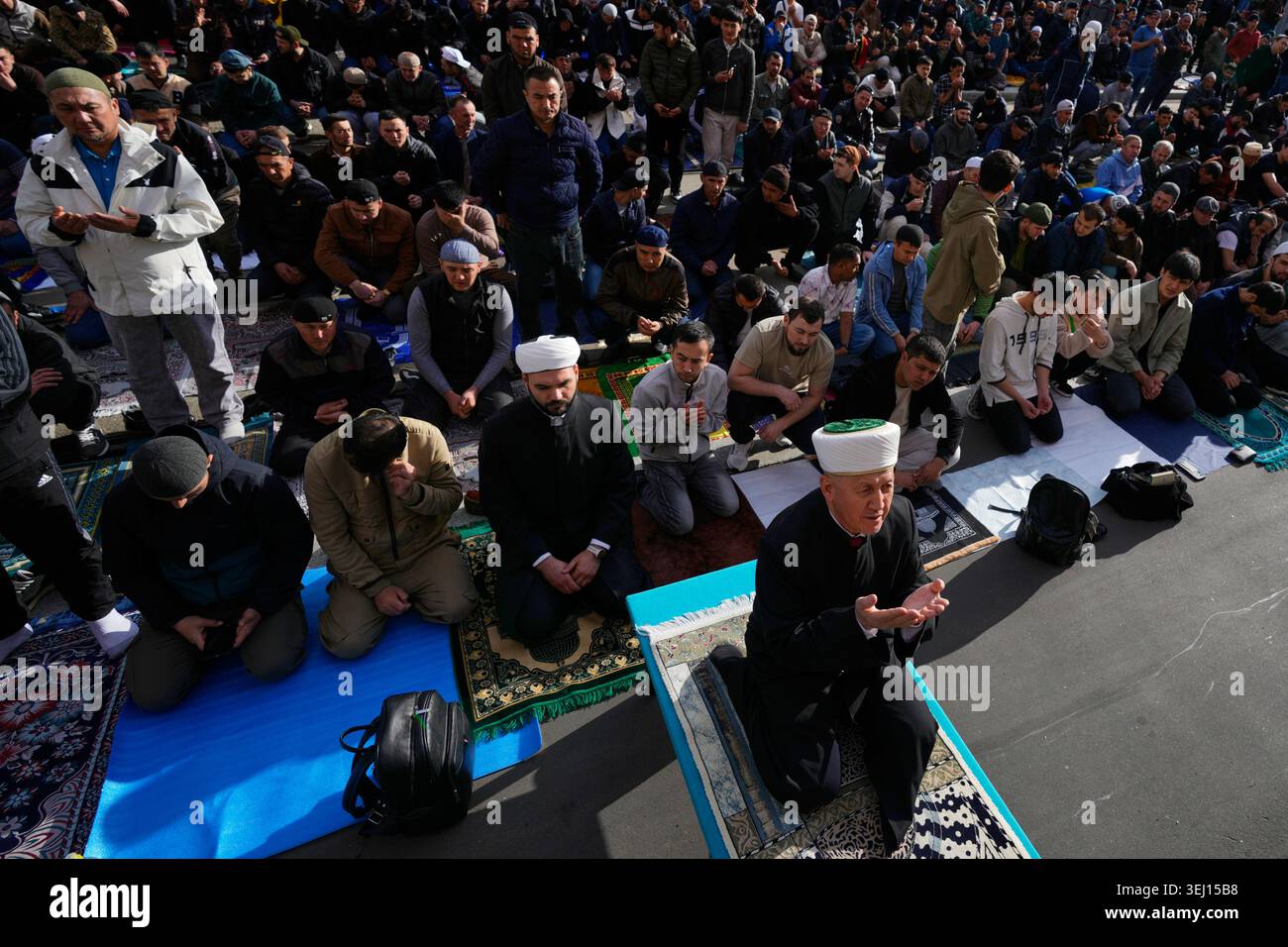 Marat Arshabayev, Imam of the Moscow Cathedral Mosque, leads Eid al ...