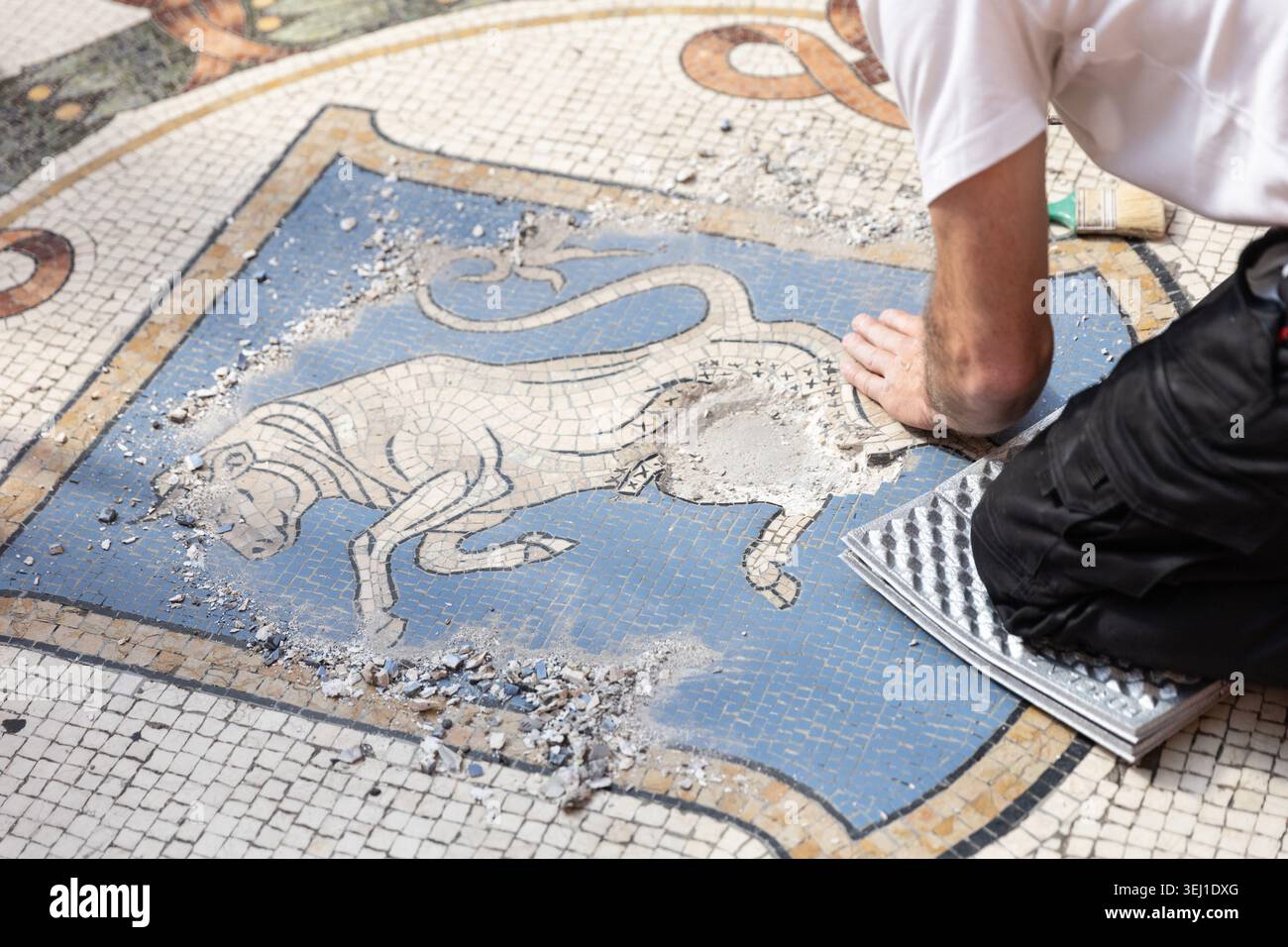 IPA85103429 - Milan, Galleria Vittorio Emanuele II,05/27/2026 ...