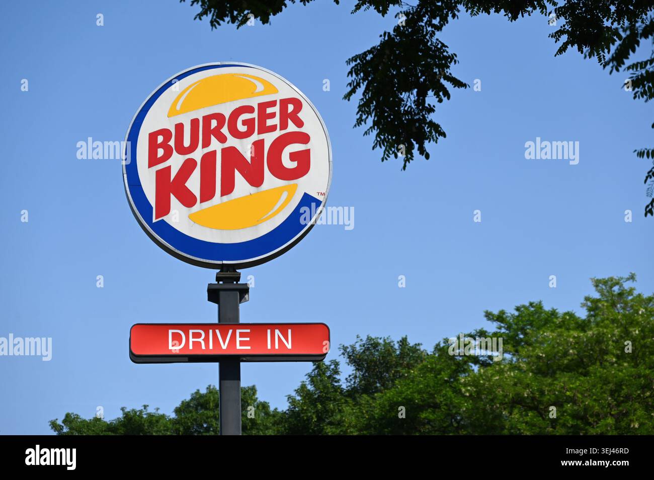 The Burger King restaurant on Aktienstrasse in Essen, exterior view ...