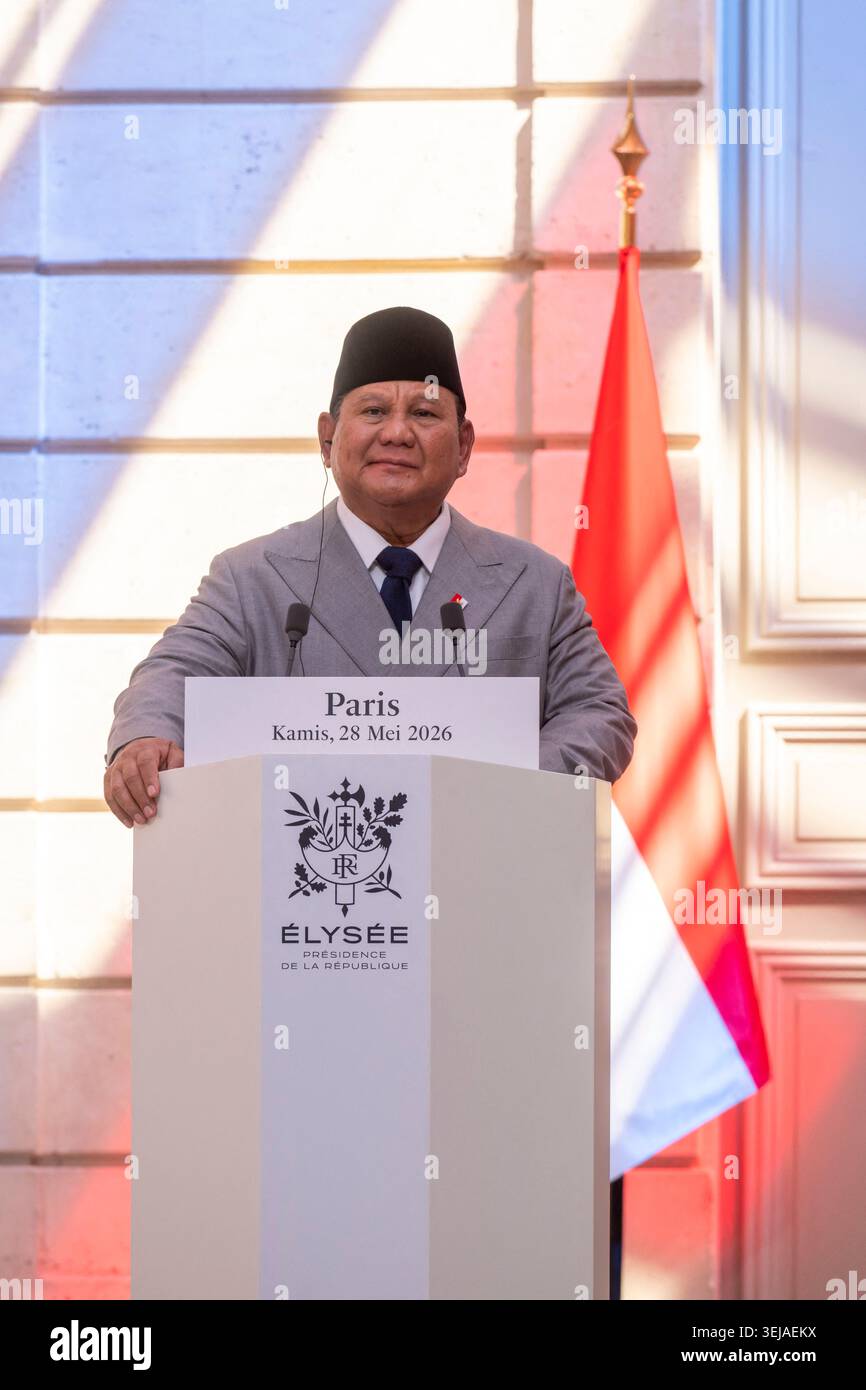France's President Emmanuel Macron and Indonesia's President Prabowo ...